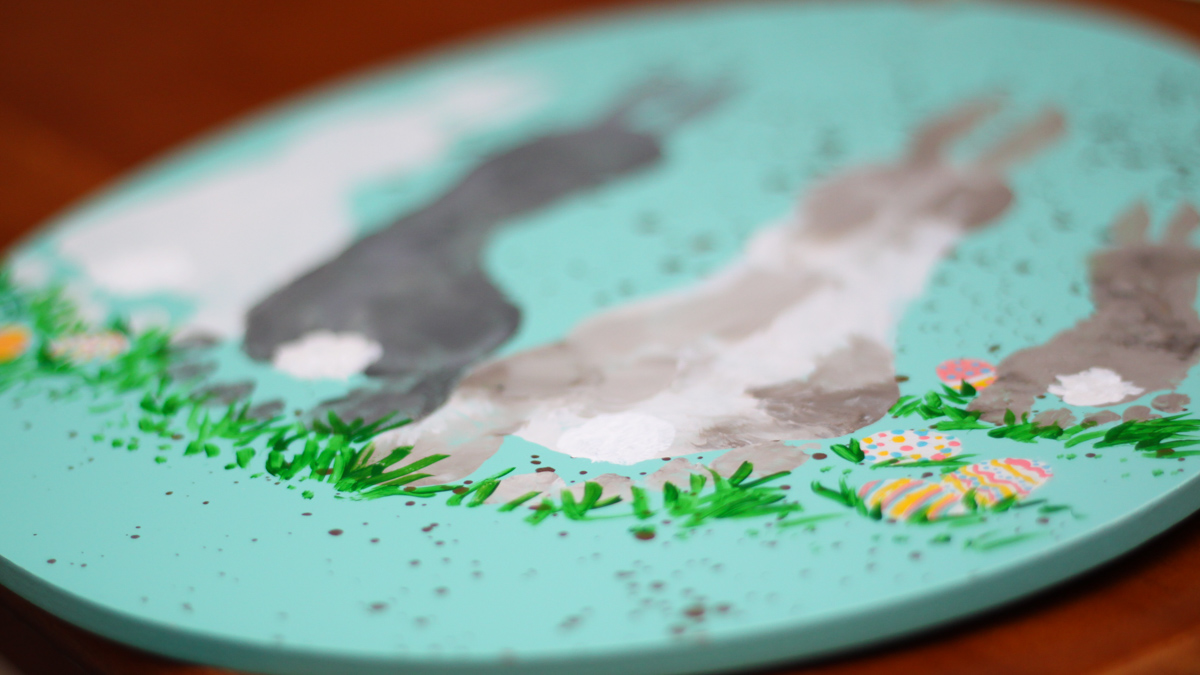 Easter Craft Decor: Footprint Bunnies - MidKid Mama